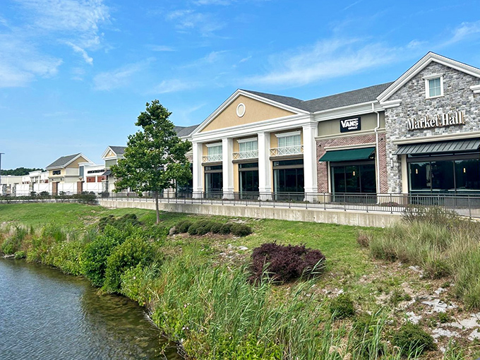 Mother Nature provides the perfect backdrop for this shopping oasis, where water features and blue skies complement designer discounts.