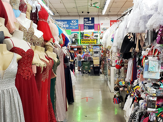 Formal dress heaven! Where quinceañera dreams and prom night fantasies line up like glamorous soldiers, ready to transform ordinary evenings into red-carpet moments.