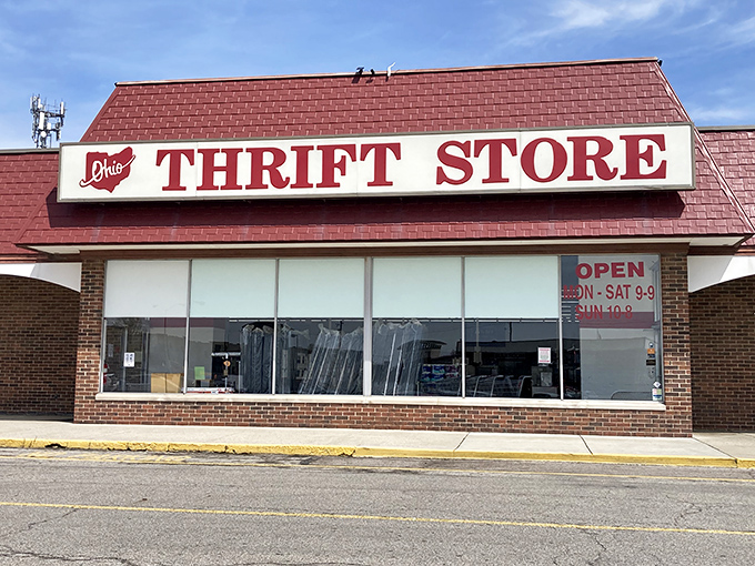 This red-roofed beacon of bargains stands ready to welcome treasure hunters seven days a week.