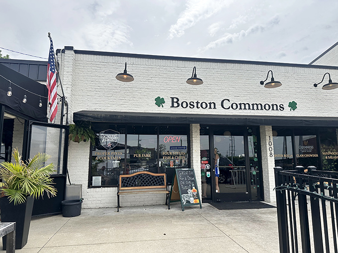 The white-brick fa&ccedil;ade with green shamrocks flanking the Boston Commons sign promises a taste of New England that feels delightfully out of place in Nashville.