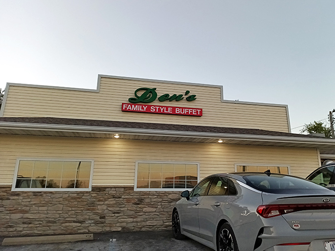 The cream-colored exterior of Don's Family Style Buffet stands as a humble invitation to one of Missouri's most cherished culinary institutions.