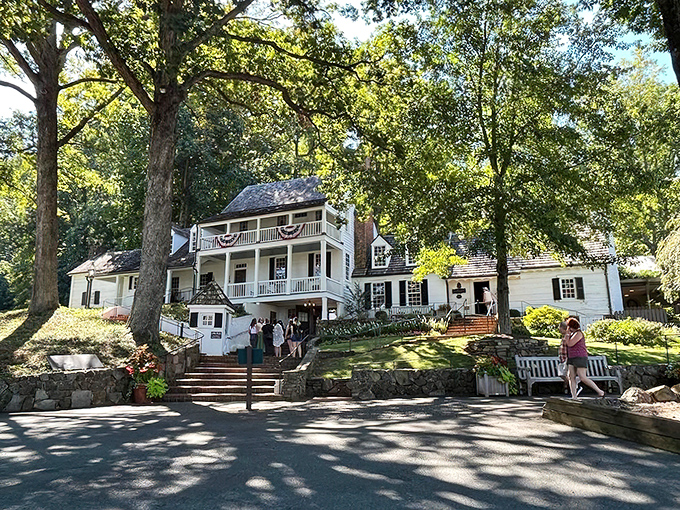 Step right up to this colonial beauty &ndash; where history meets hunger and everybody wins the lottery.