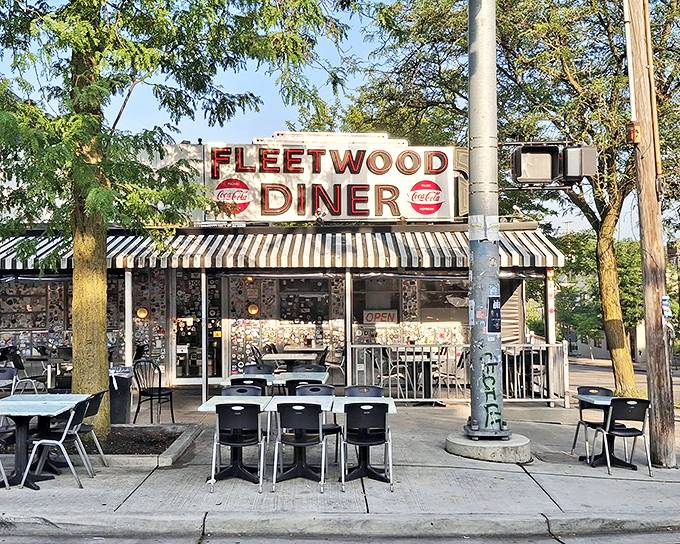 Bathed in golden afternoon light, Fleetwood's outdoor seating invites you to people-watch while devouring breakfast at any hour. The perfect spot for both recovery and revelation.