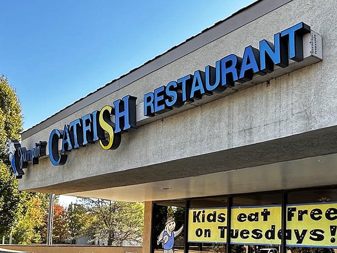 The blue and yellow sign beckons like a lighthouse for the seafood-starved Midwesterner. Kids eat free on Tuesdays? That's not just dinner&mdash;that's strategic family economics!