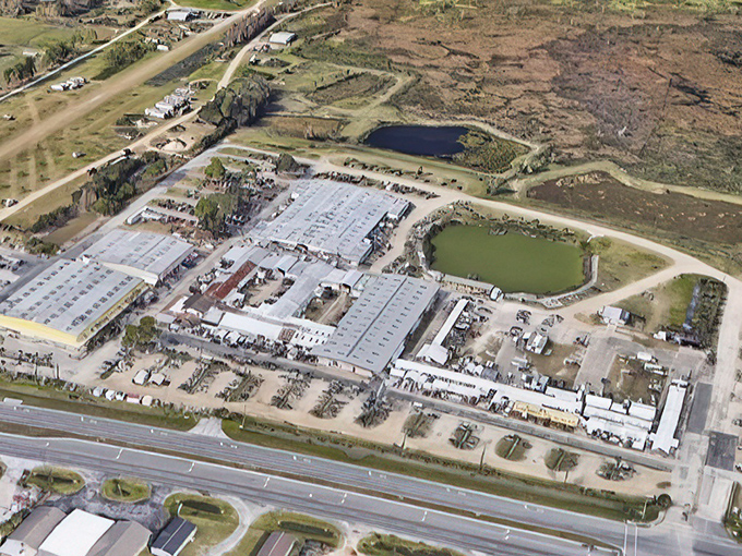 From above, International Market World resembles a small city of commerce &ndash; a bargain hunter's paradise where treasures await around every corner.