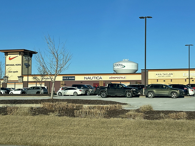 The retail promised land beckons! Outlets of Des Moines brings high-end brands like Nike and Michael Kors to Iowa's heartland, no coastal trip required.