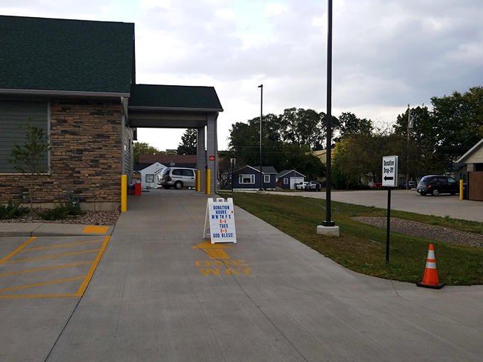 The donation drop-off area welcomes your cast-offs with open arms&mdash;one person's "I'm so over this" becomes another's "I've been looking everywhere for this!"