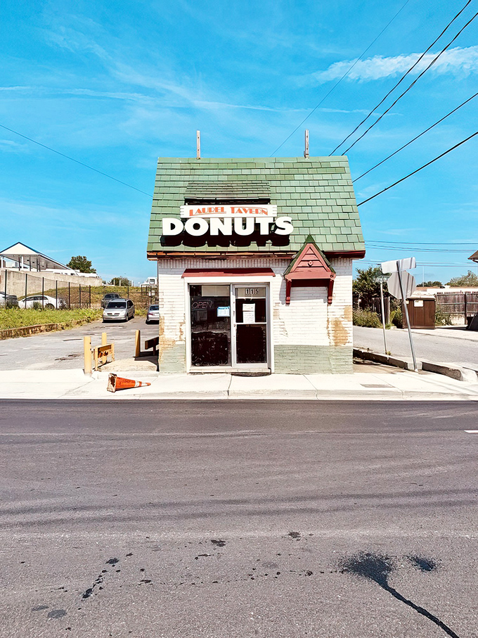 Laurel Tavern Donuts doesn't need fancy architecture&mdash;the iconic green roof and bold signage say everything you need to know.