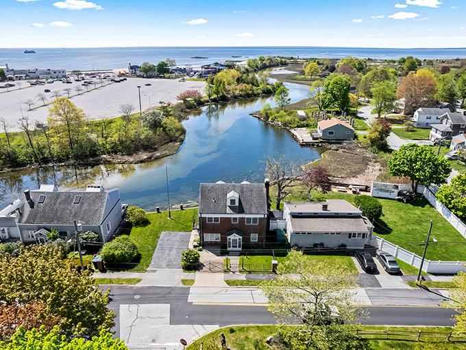 Waterfront living doesn't get more picturesque than this &ndash; homes nestled along winding waterways with the Sound beckoning beyond.