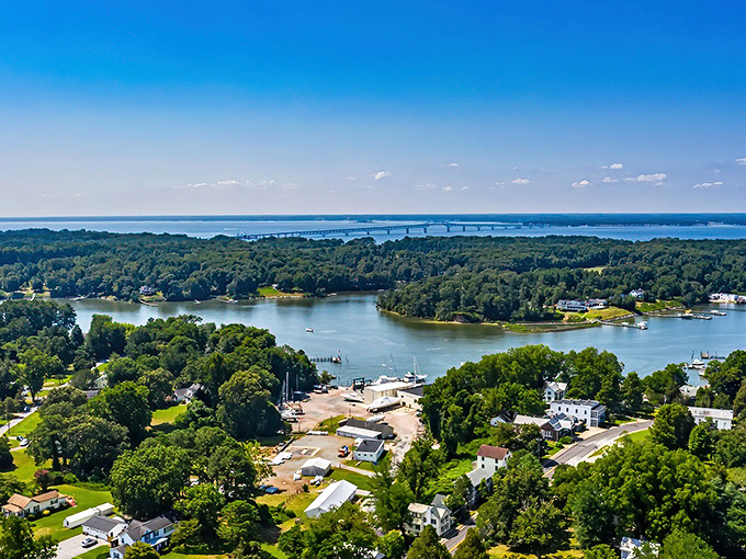 Irvington's panoramic waterfront view makes you wonder if Mother Nature was showing off when she designed this corner of Virginia's Northern Neck.