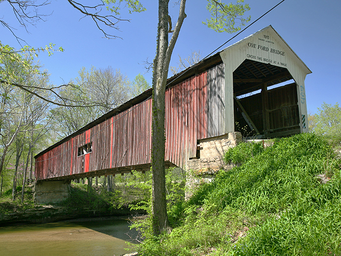 1. the gorgeous covered bridge in indiana that&rsquo;ll transport you straight to a different era