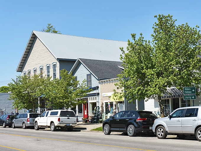 Leland's charming downtown storefronts look like they were plucked straight from a Norman Rockwell painting. Small-town America at its finest!