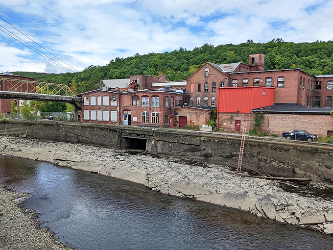 Avenue A in autumn dress proves that some towns know how to show off without being obnoxious about it.