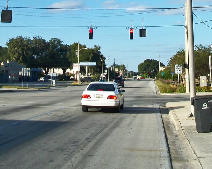 Main Street Bushnell offers that increasingly rare Florida commodity: traffic lights you can count on one hand and zero tourist buses in sight.