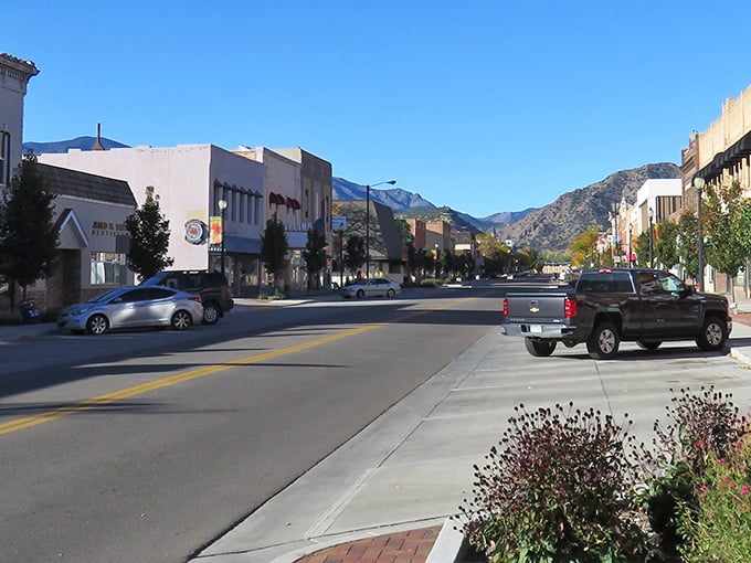 Downtown's mountain backdrop makes even mundane errands feel like you're starring in a Western movie.