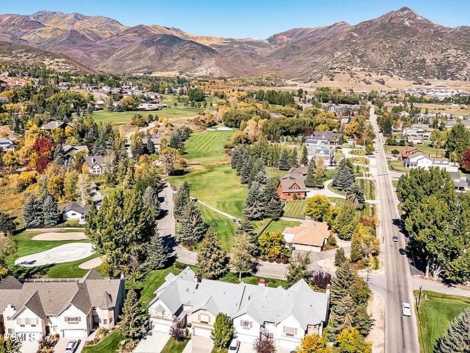 Midway's golf course nestled among autumn foliage and mountain vistas &ndash; where every swing comes with a complimentary dose of jaw-dropping scenery.