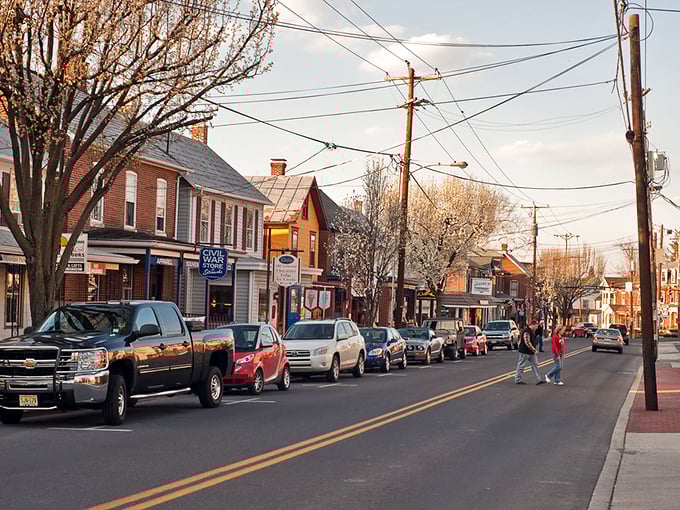 Strolling down Gettysburg's historic streets feels like walking through a living history book, minus the pop quizzes and with much better shopping options.