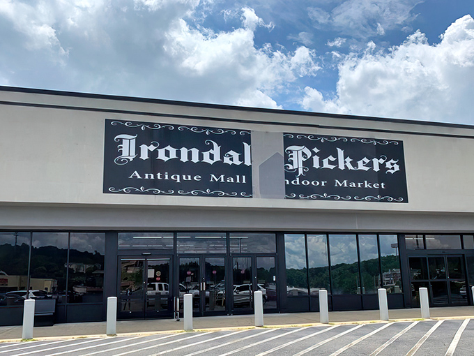 That classic black and white sign welcomes treasure hunters to one of Alabama's most expansive antique adventures.