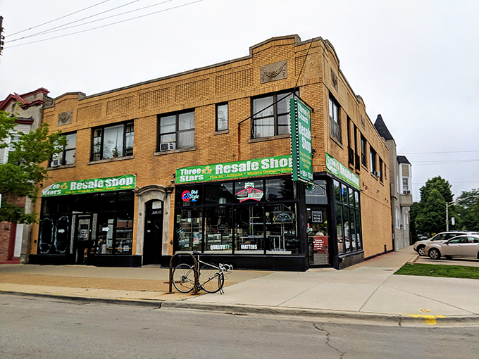 With its bright green fa&ccedil;ade, Three Stars Vintage stands out on a Chicago corner, inviting you to dive into a mid-century treasure hunt.