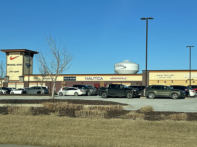 The retail promised land beckons! Outlets of Des Moines brings high-end brands like Nike and Michael Kors to Iowa's heartland, no coastal trip required.