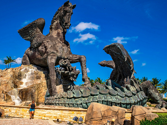Epic mythological showdown or Florida being Florida? Either way, this 110-foot bronze battle will stop you in your tracks.