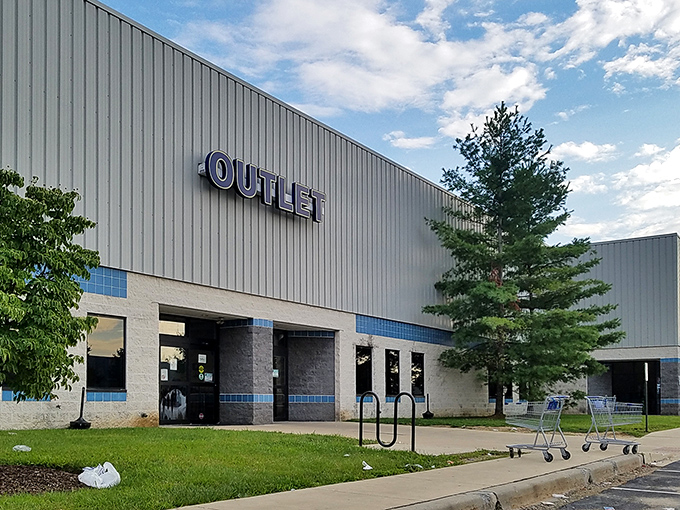 The unassuming exterior of treasure-hunting headquarters. Like a Vegas casino, what happens inside these walls stays inside—except for the bargains you take home.