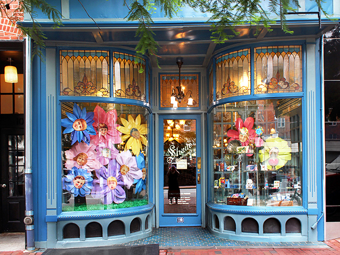 The storybook fa&ccedil;ade of Shane Confectionery glows with whimsical flower displays, like a Victorian-era dream sequence where calories don't count.