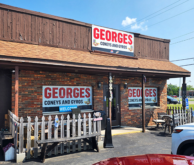 The unassuming exterior of Georges Coneys and Gyros proves once again that culinary treasures often hide in plain sight, no neon required.