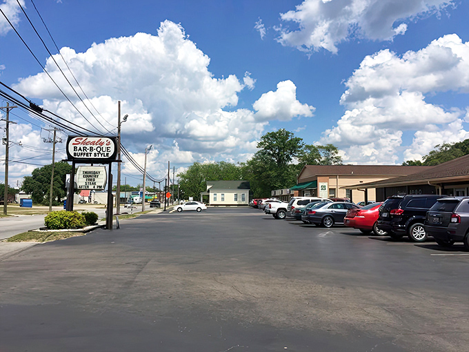 Your favorite barbecue spot is ready for you! Park the car, grab a plate, and enjoy some delicious buffet-style comfort.