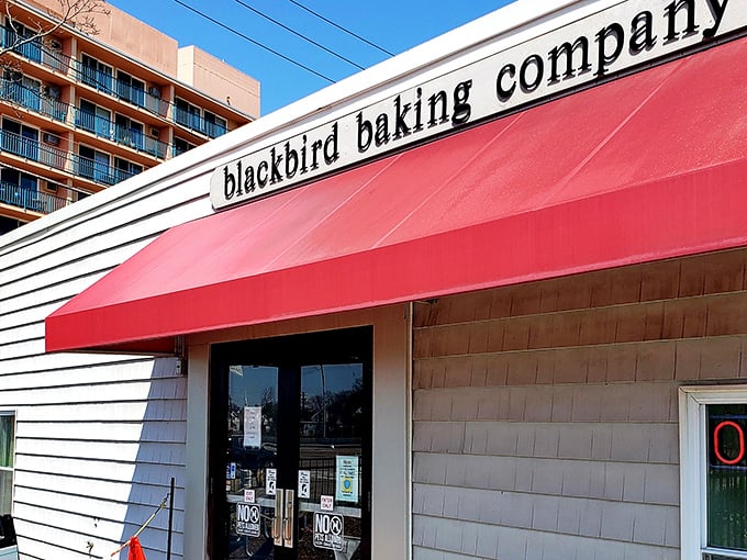 That bright crimson awning isn't just eye-catching&mdash;it's a way of saying "carbs worth the calories ahead!"