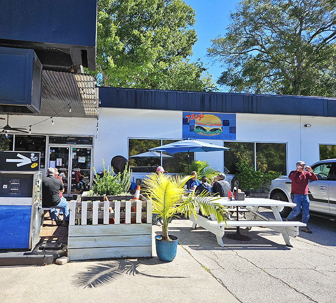 The unassuming exterior of T-Rays Burger Station proves once again that the best food often hides in plain sight, masquerading as a former gas station.