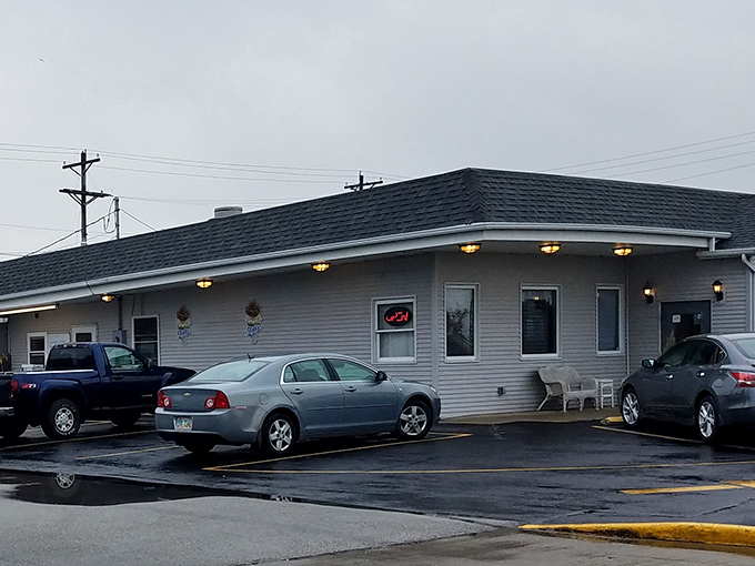 The unassuming exterior of Granny's Kitchen proves once again that culinary treasures often hide in plain sight, waiting for hungry travelers to discover them.