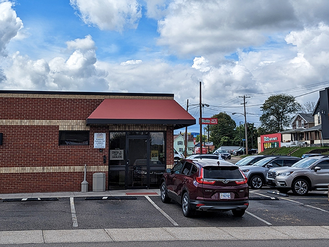 The unassuming brick exterior of Top of the Viaduct might not stop traffic, but locals know this modest fa&ccedil;ade hides breakfast greatness within.