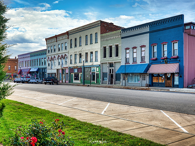 Historic downtown Lincoln showcases a rainbow of storefronts that would make Norman Rockwell reach for his paintbrush. Small-town Americana at its finest!