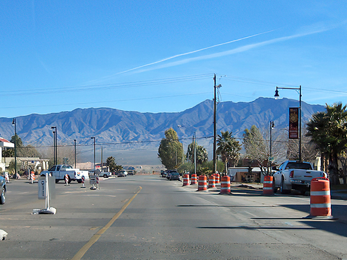 Where mountains meet main street. Mesquite's clean roads and dramatic mountain backdrop create that "I could actually live here" feeling most resort towns only pretend to offer.