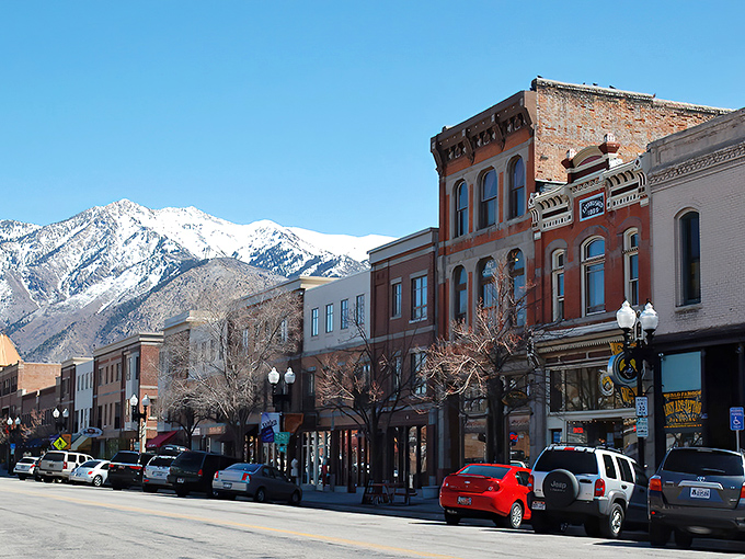 Historic 25th Street offers a perfect blend of old-world charm and modern amenities, all with those majestic mountains keeping watch like patient grandparents.