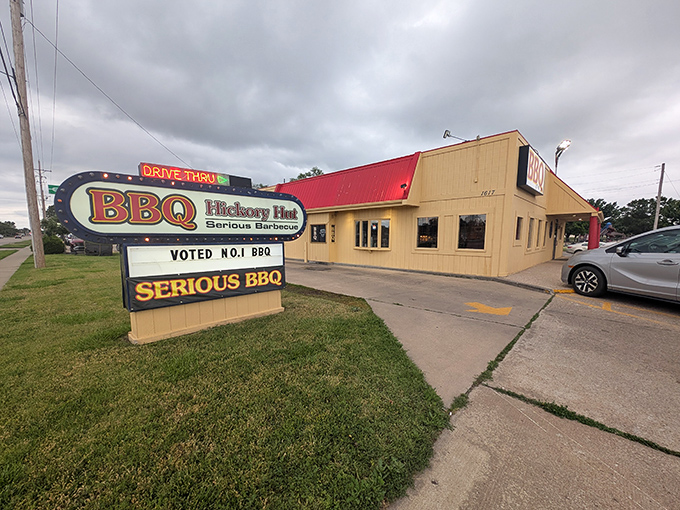 The yellow building with its bright red roof stands like a beacon of barbecue hope along Crawford Street. Serious BBQ indeed!