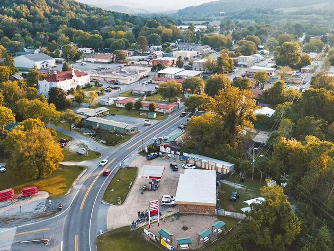 This stone beauty has been watching over Jasper longer than your favorite vintage jeans have existed.