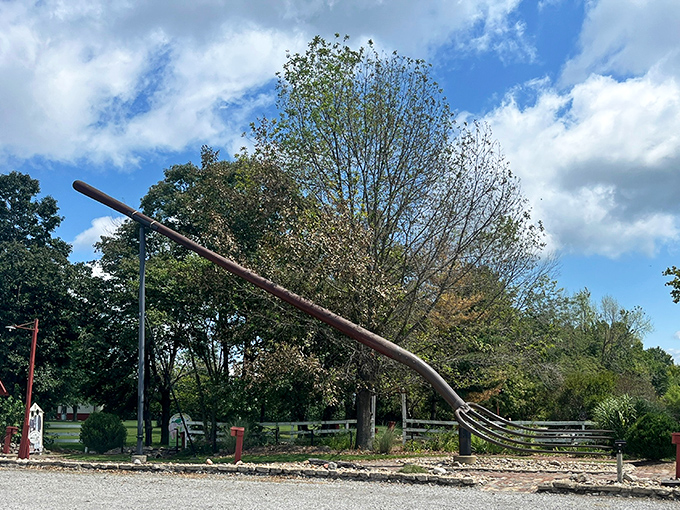 Standing tall against the Illinois sky, this 60-foot agricultural giant makes you feel like you've stumbled into a farmer's version of "Honey, I Shrunk the Kids."