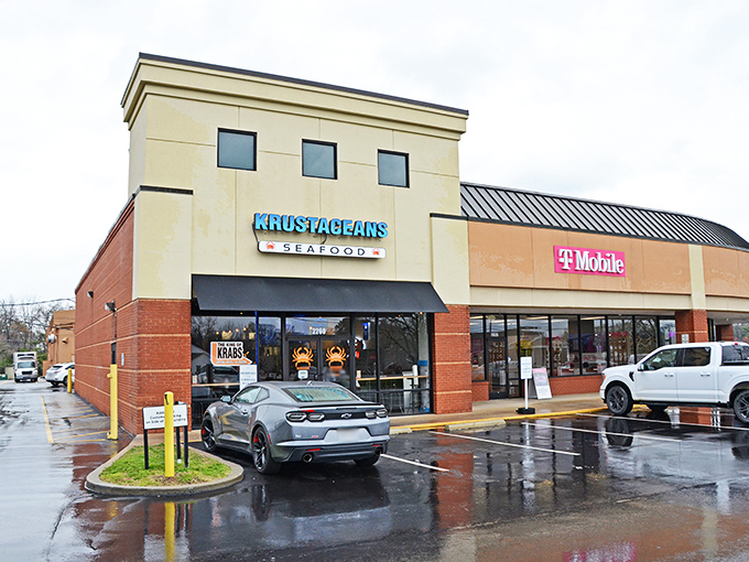 A T-Mobile neighbor makes finding this seafood gem even easier – just look for the crab sign!