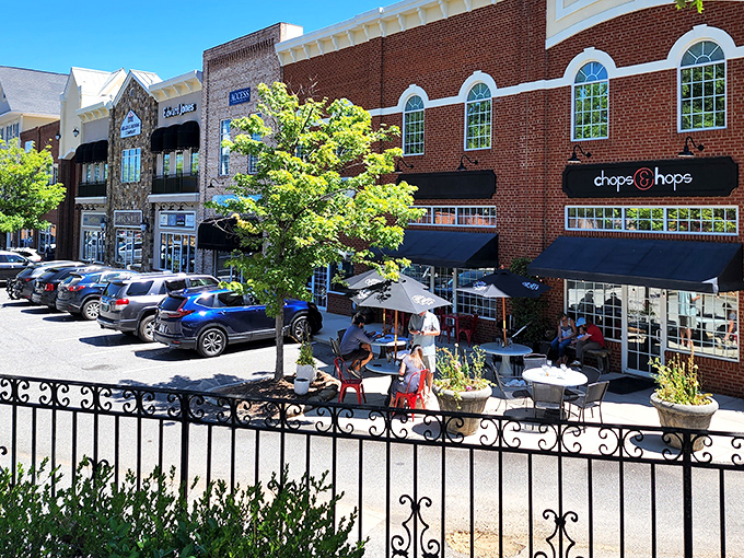 Downtown Watkinsville proves that good things come in brick packages &ndash; especially when there's outdoor seating involved.