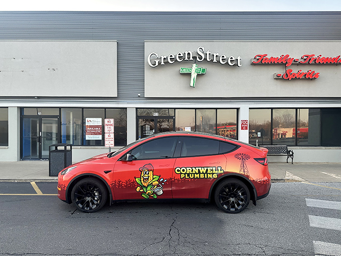 Green Street Pub & Eatery's unassuming strip mall exterior is like Clark Kent &ndash; hiding superhero-level food behind those modest windows.