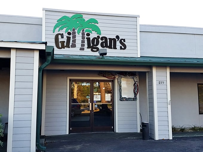 That iconic green palm tree sign has become a beacon for seafood lovers throughout the Lowcountry. Like a lighthouse guiding hungry sailors home.