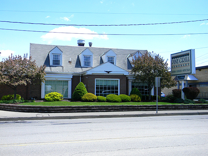 Colonial-style architecture and meticulous landscaping give Pine Grill that "special occasion" curb appeal that's become increasingly rare in restaurant design.
