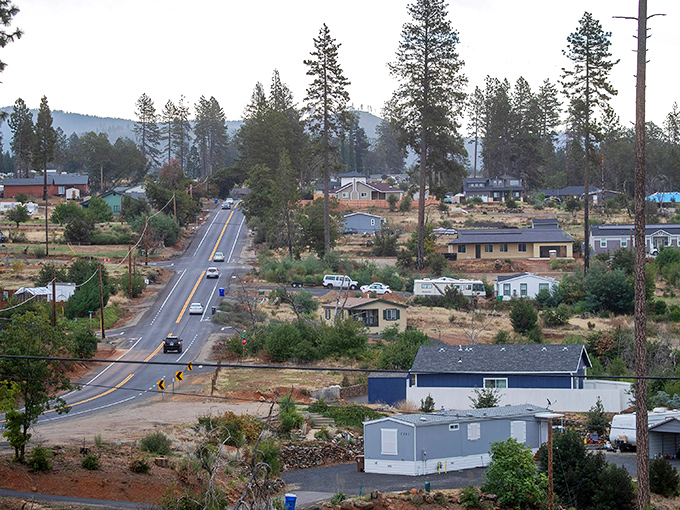 Paradise lives up to its name with this breathtaking panorama. The Sierra Nevada foothills cradle this resilient town, where nature's majesty is an everyday backdrop for locals.