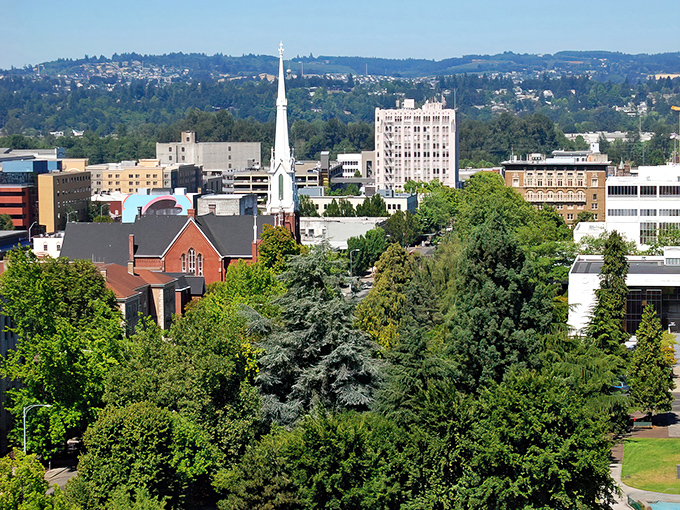 Salem's riverfront knows exactly what you're looking for &ndash; a perfect spot to forget your to-do list exists.