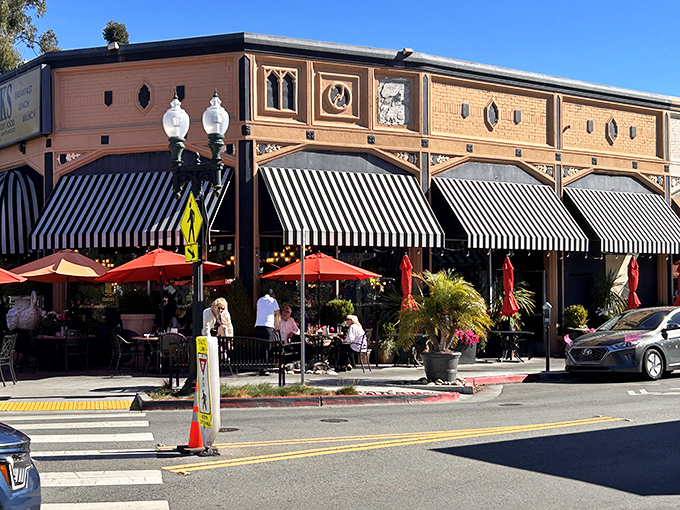 The distinctive fa&ccedil;ade with its bright red umbrellas creates an inviting oasis on Burlingame Avenue &ndash; like a beacon for the breakfast-obsessed.