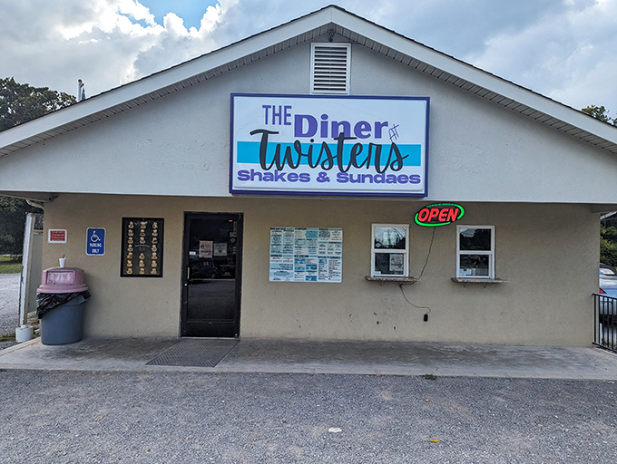 The unassuming exterior of Twisters belies the flavor paradise within—proof that in Tennessee, culinary treasures often hide in plain sight.