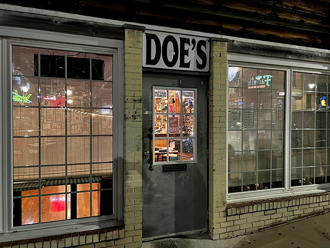 No velvet ropes here—just a welcoming entrance that's been the gateway to steak paradise for countless hungry Arkansans seeking their beef fix.