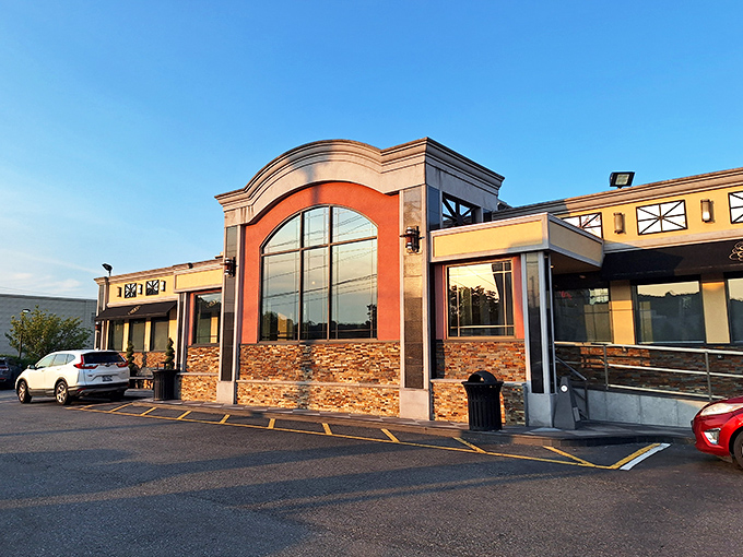 The architectural equivalent of "come on in and stay awhile." Stateline Diner's welcoming facade glows with promise at the New Jersey-New York border.